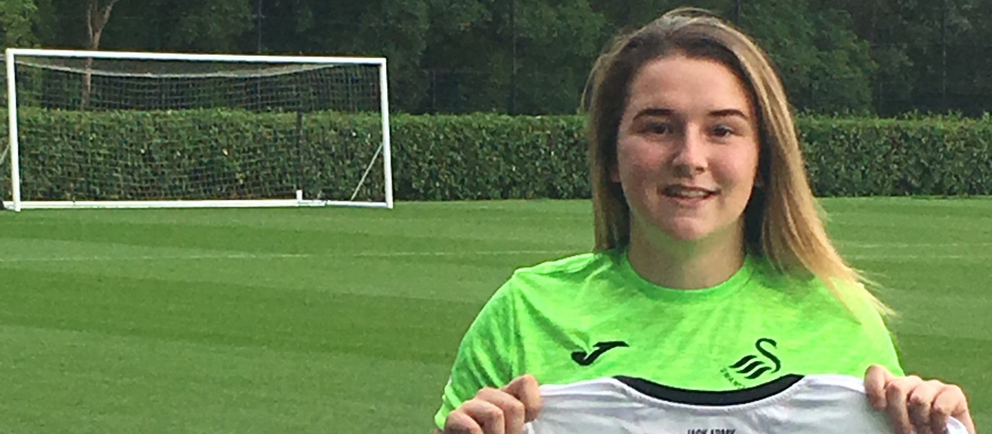 Chloe Chivers 16x7 | Swansea