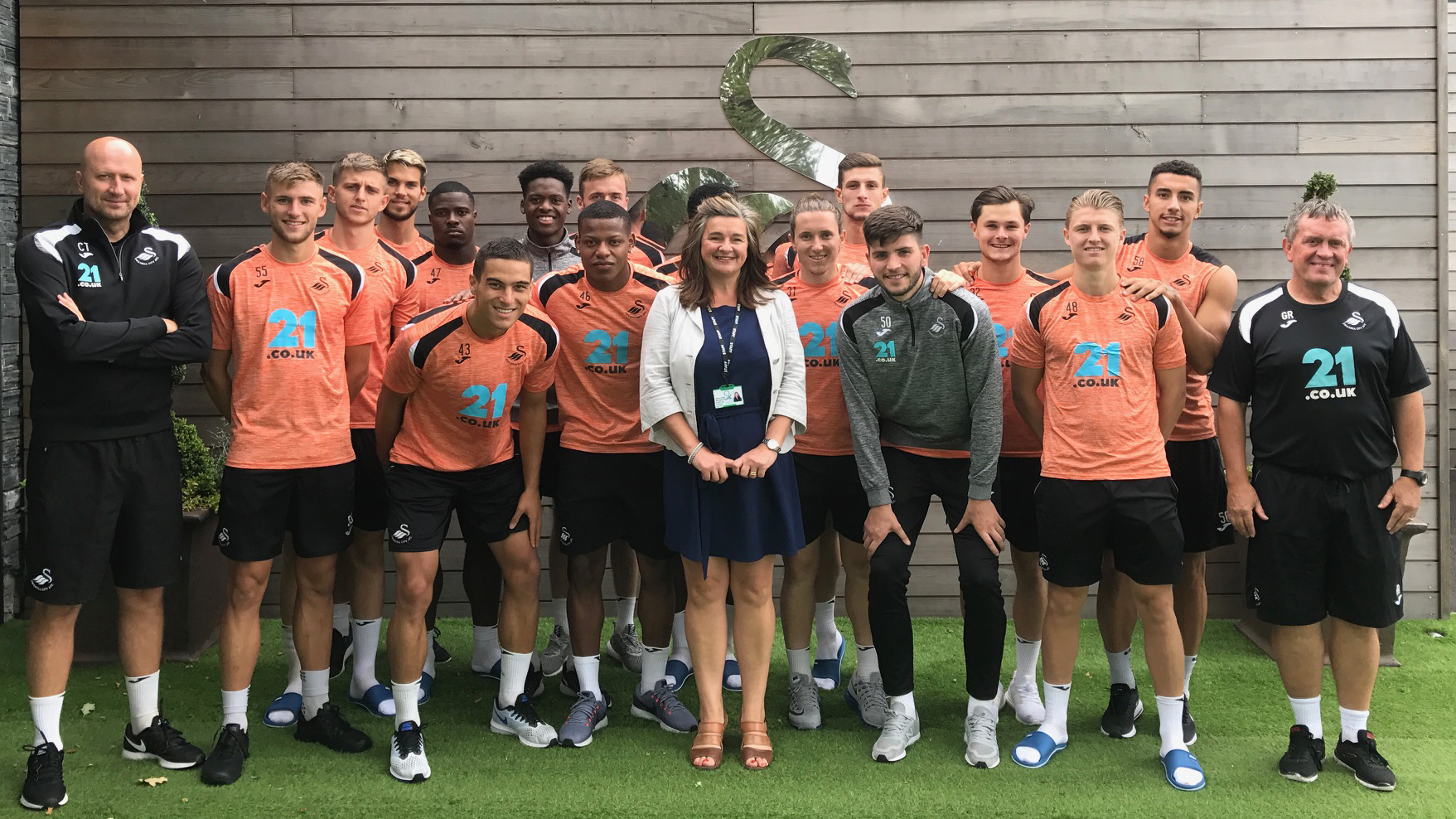 Young Swans donate to Women's Aid | Swansea
