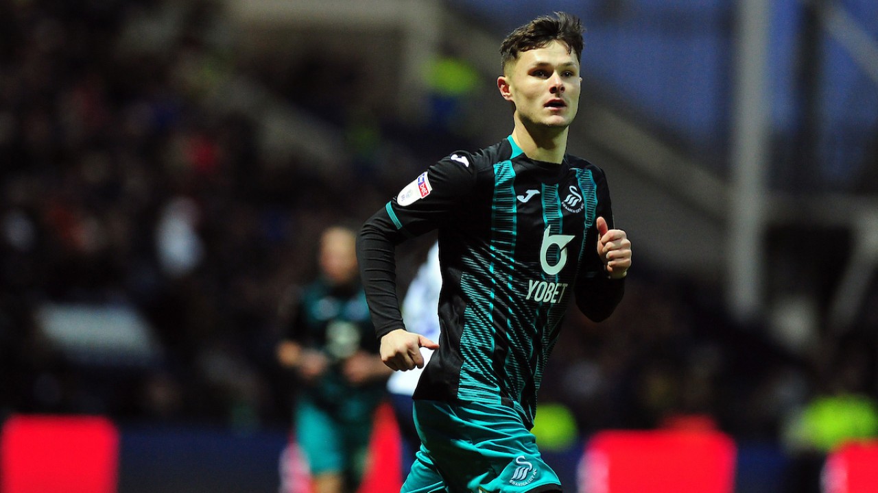 Liam Cullen nominated for PL2 Player of the Season award | Swansea