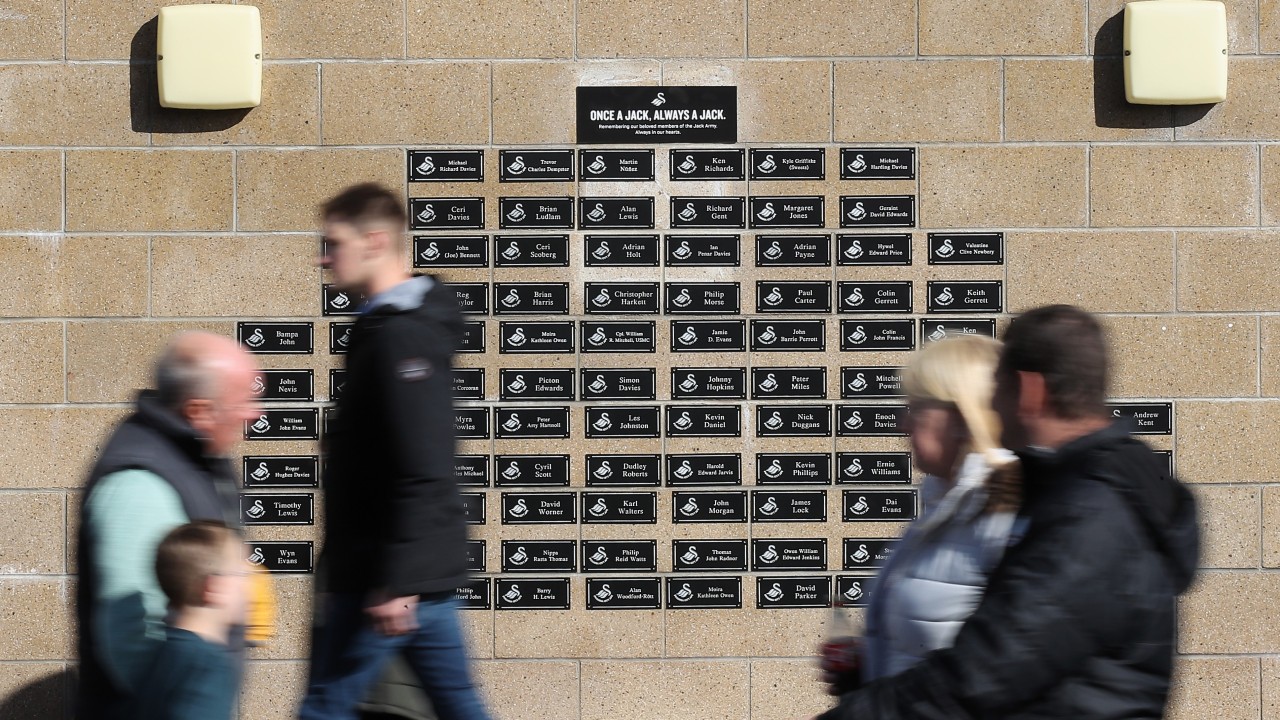 Add your loved one's name to the Swansea City remembrance wall | Swansea