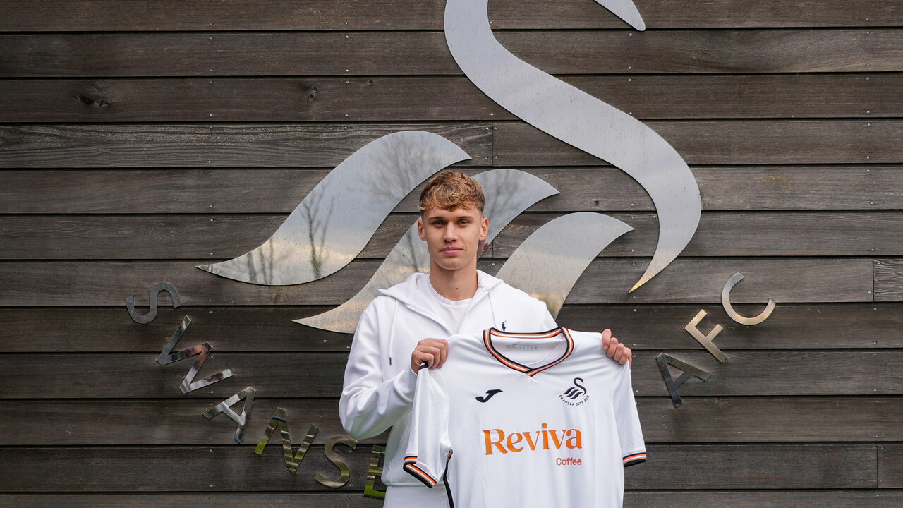 Swansea City defender Sebastian Dabrowski signs new deal | Swansea