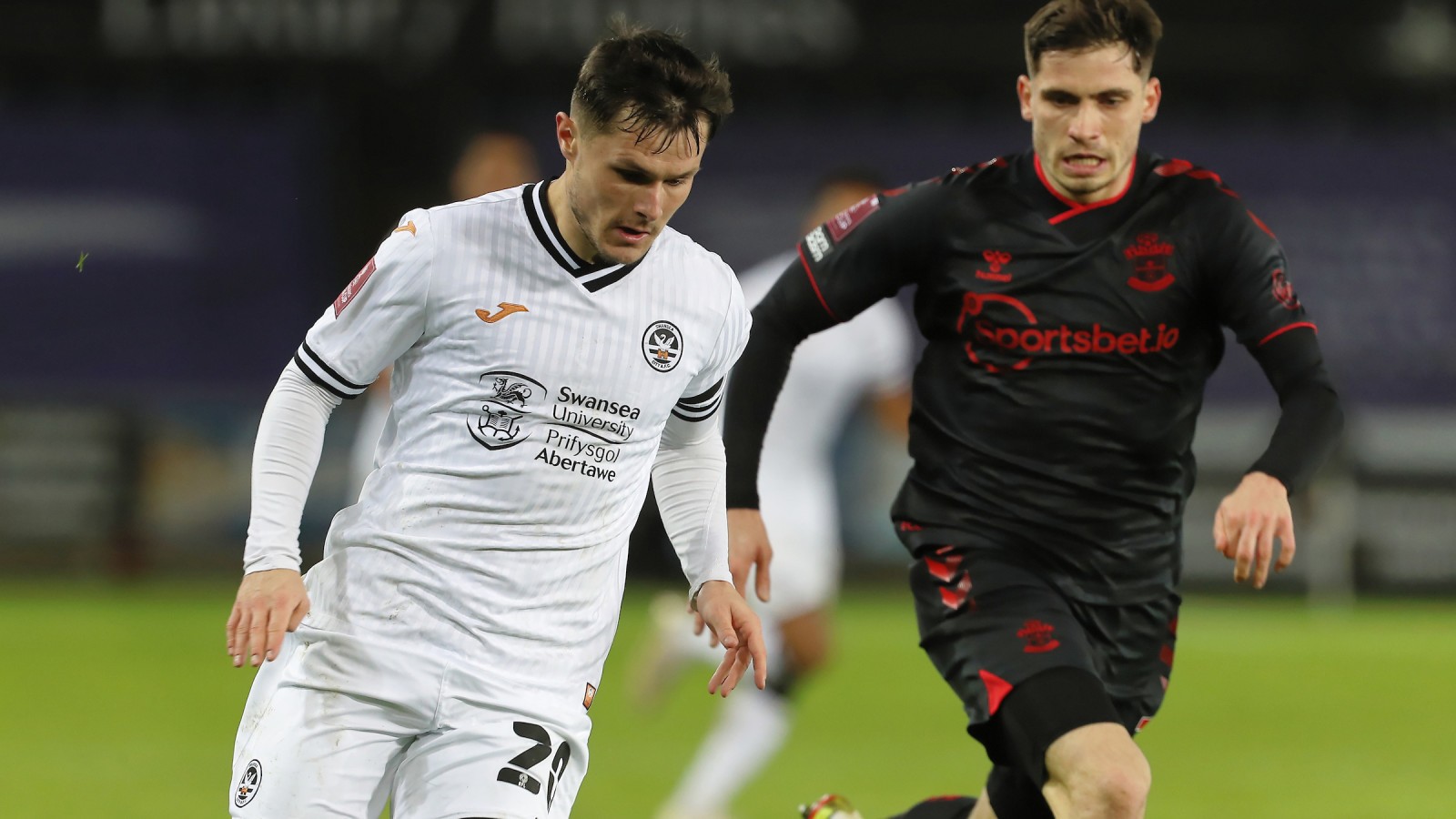 Swansea City striker Liam Cullen joins Lincoln City on loan | Swansea