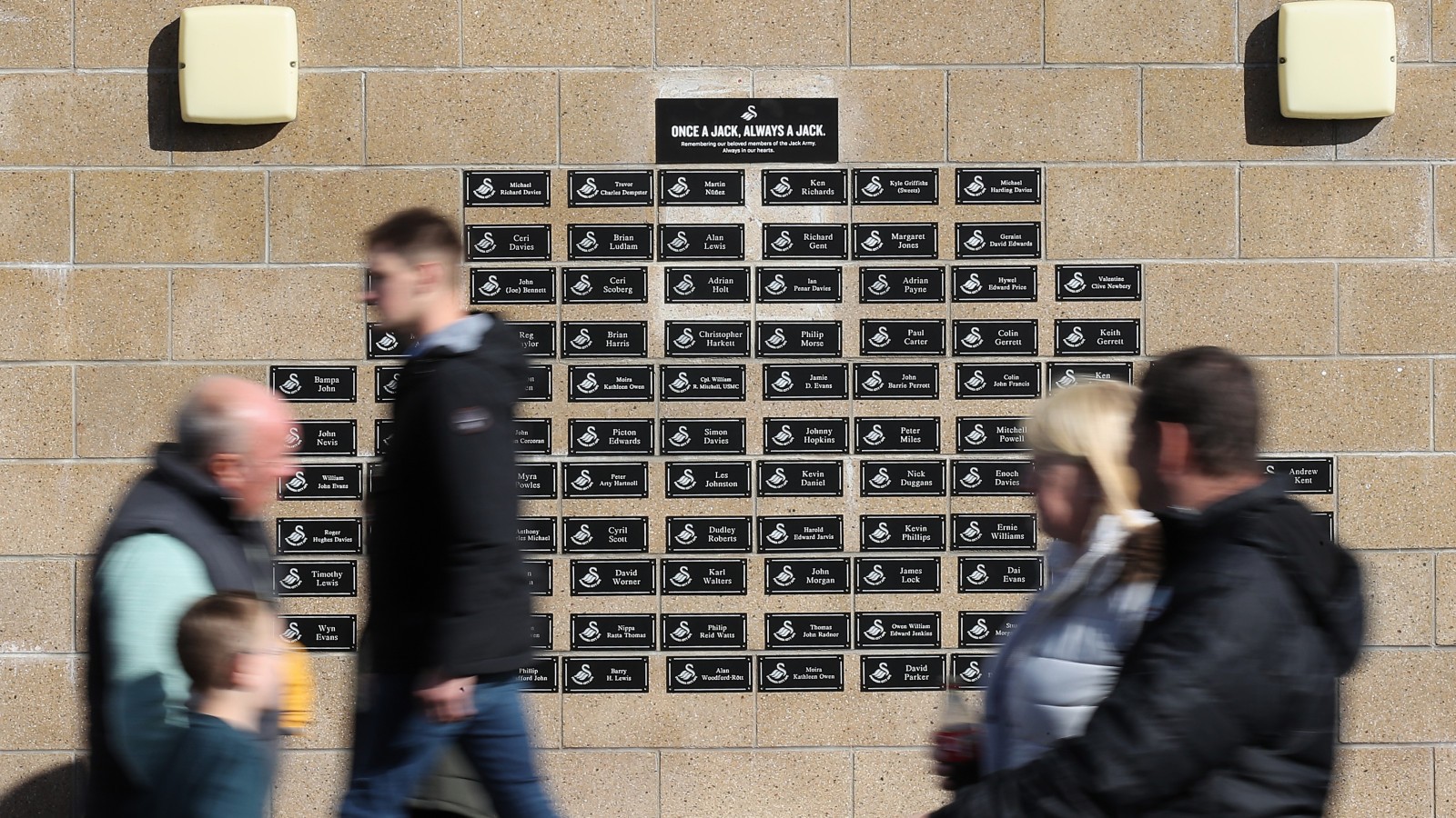Add your loved one’s name to the Swansea City memory wall | Swansea