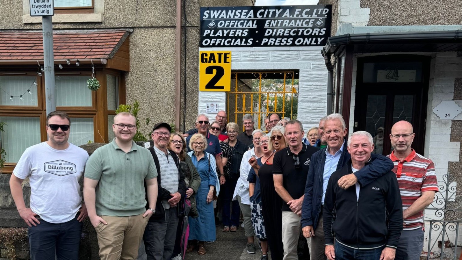 Alan Curtis opens Vetch Field players' entrance restored by Swansea ...