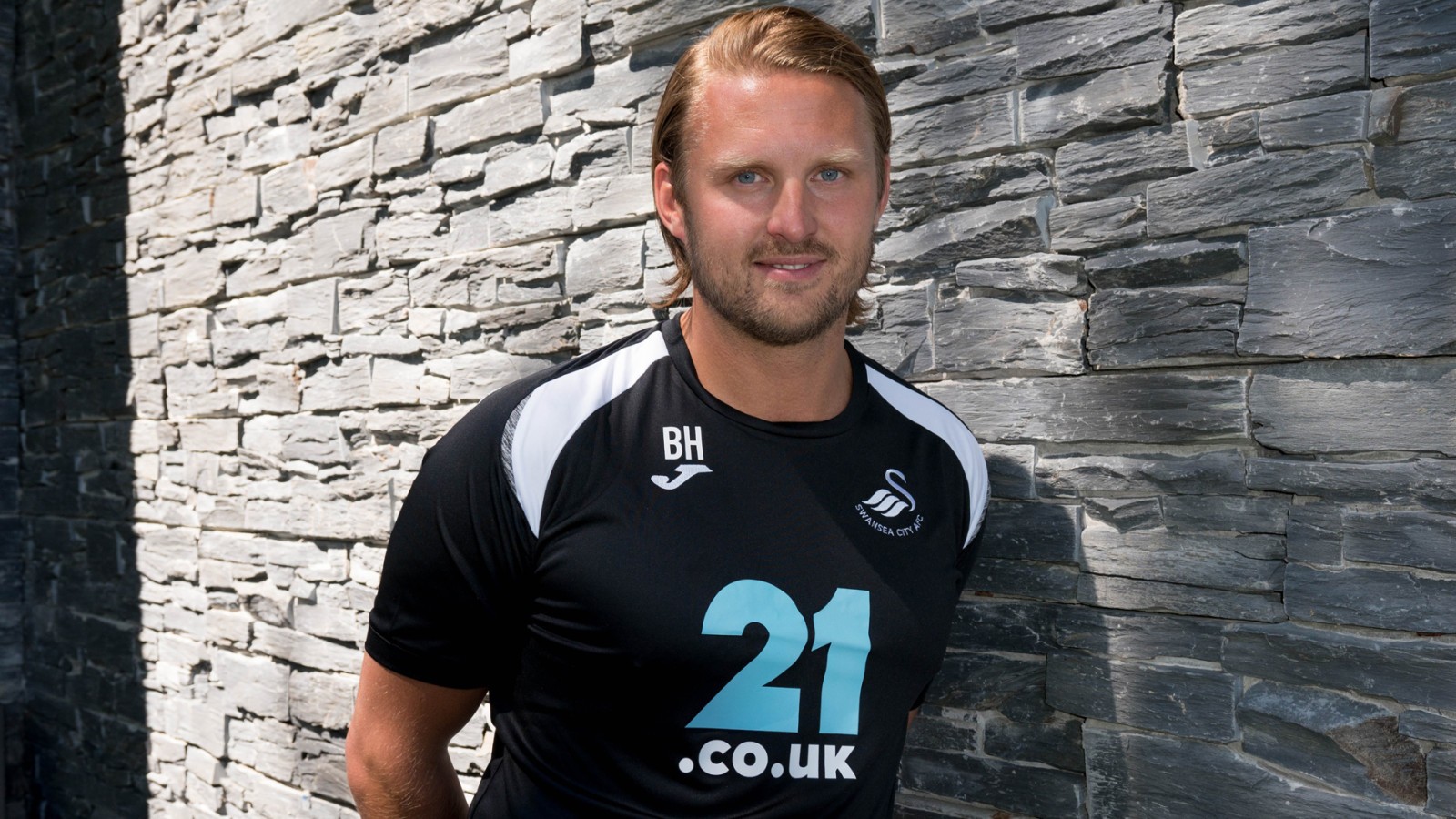 Hamberg reunites with Potter at Swans | Swansea
