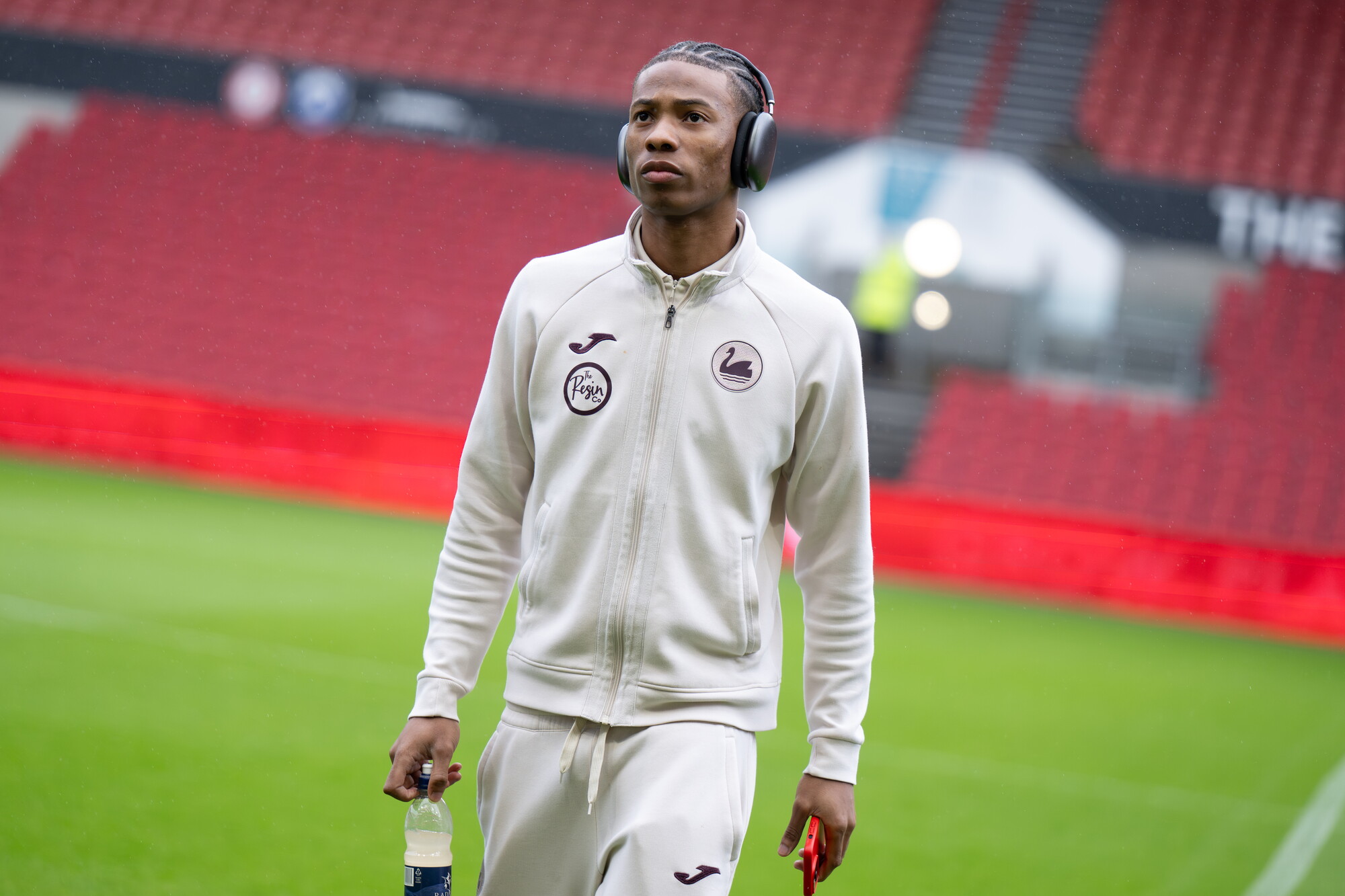 Ishe Samuels Smith | Swansea