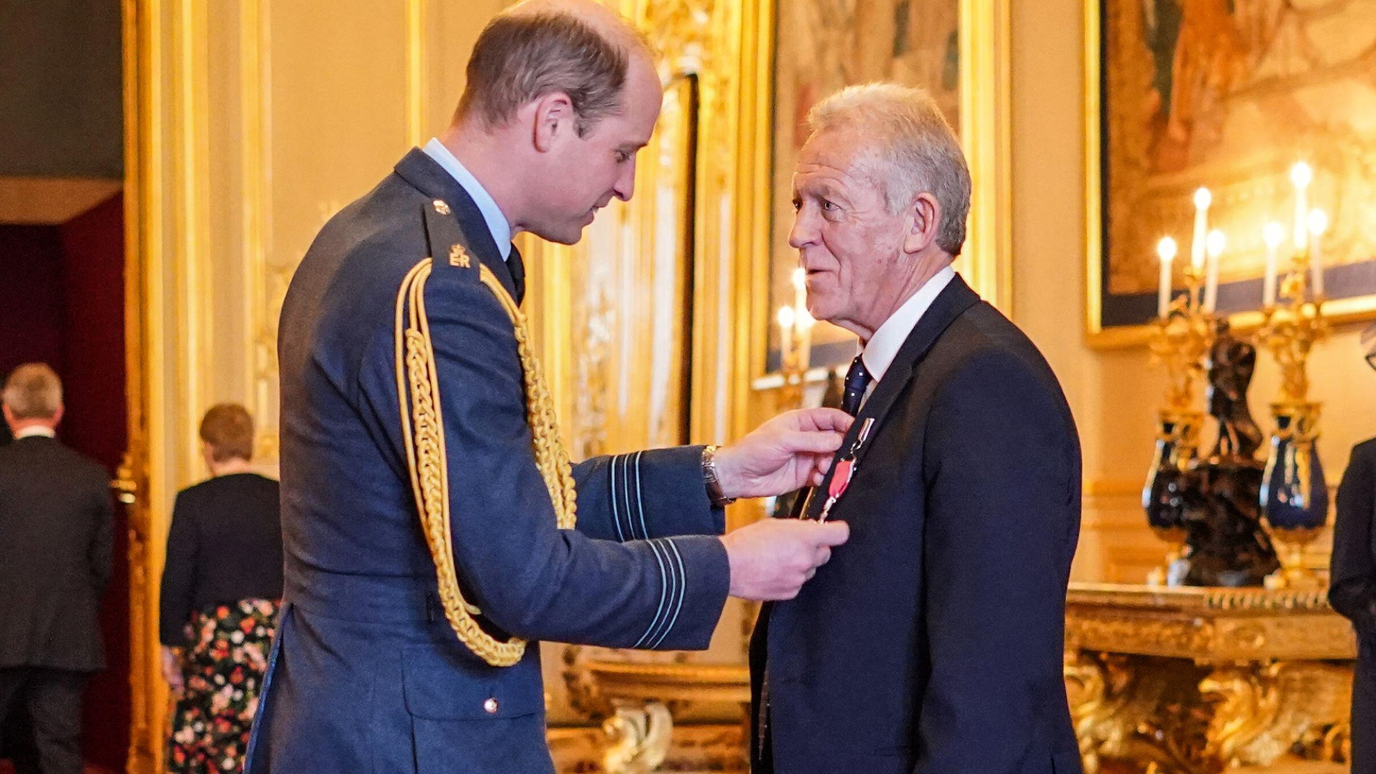 Alan Curtis MBE visits Fairwood | Swansea