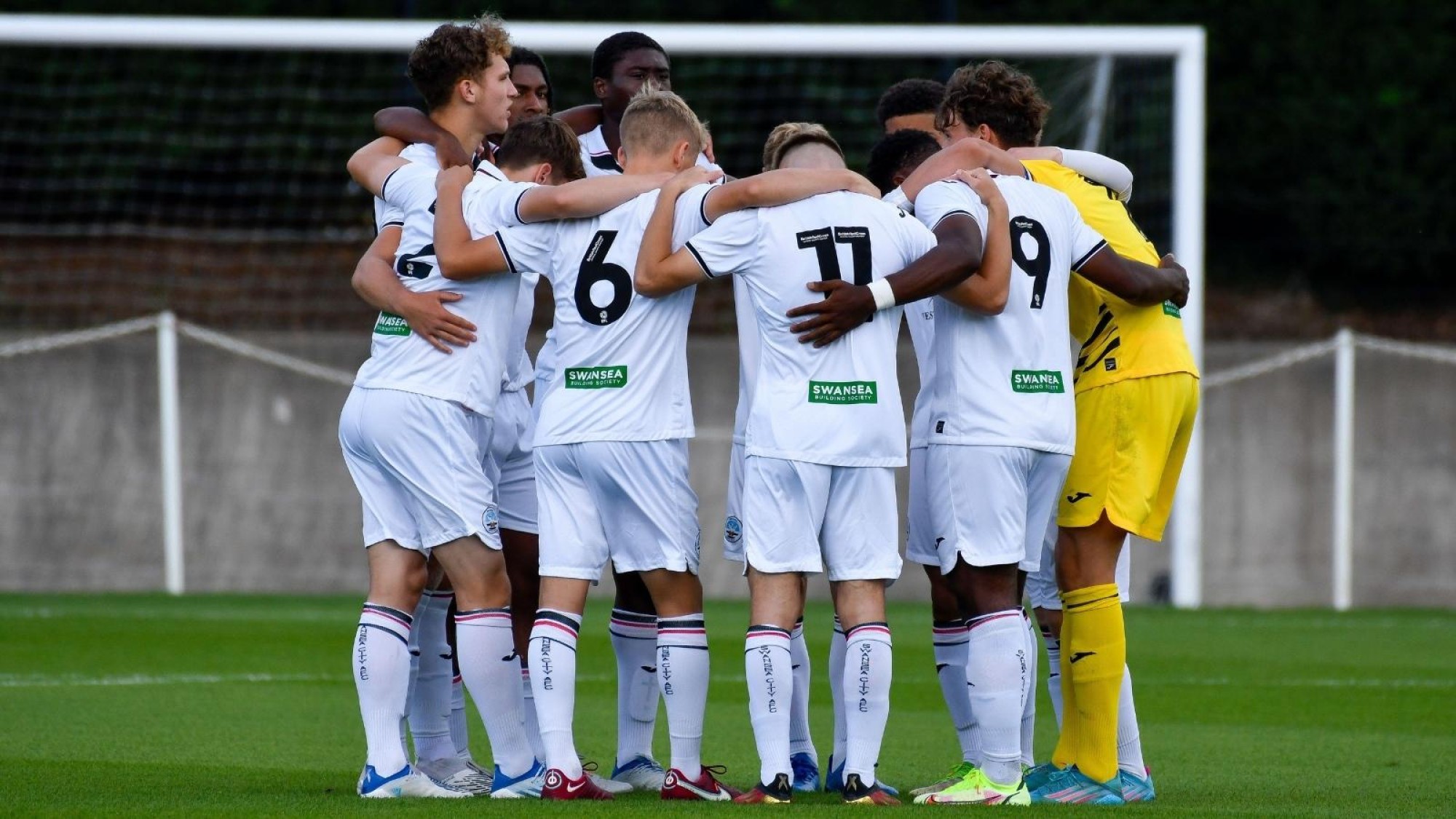 Darren Davies praises under-18 debutants after thrilling win | Swansea
