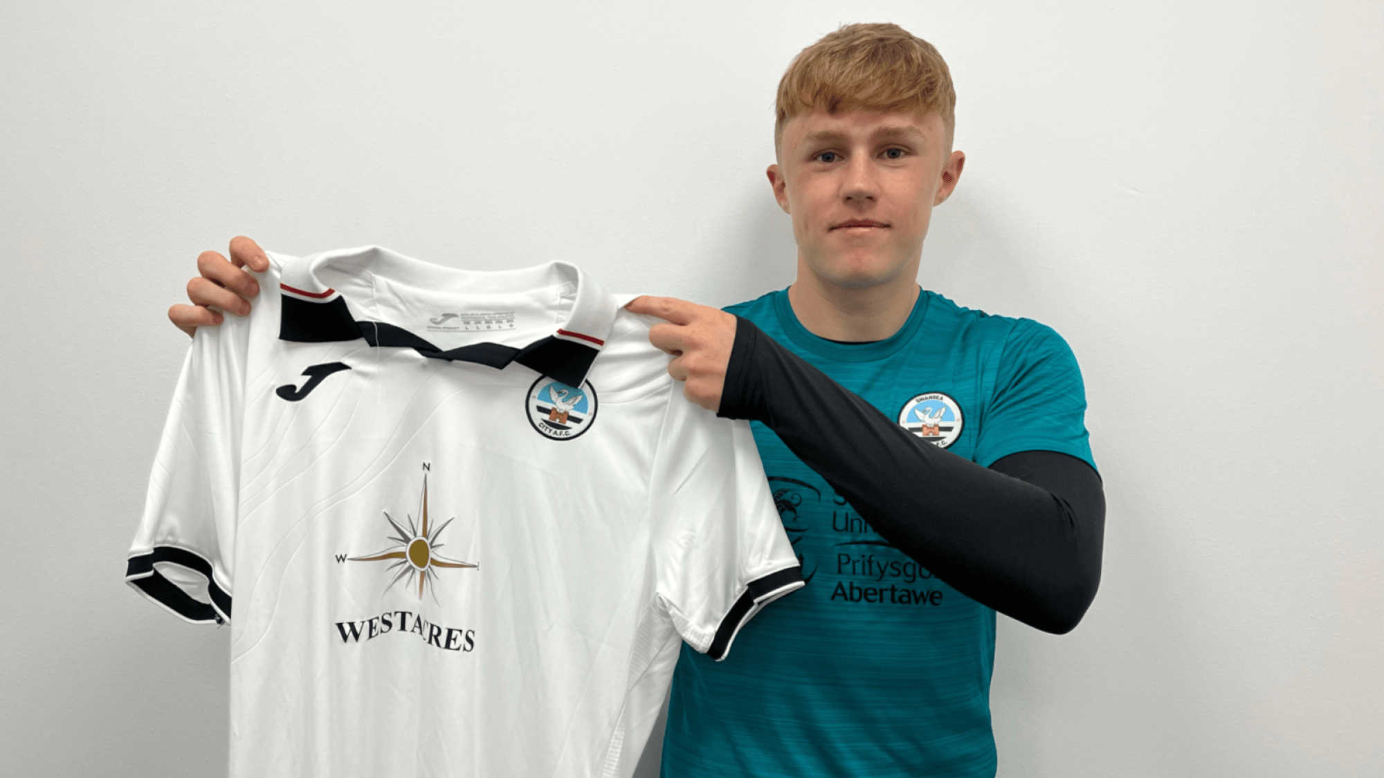 Young defender Harry Jones makes Barry loan move | Swansea