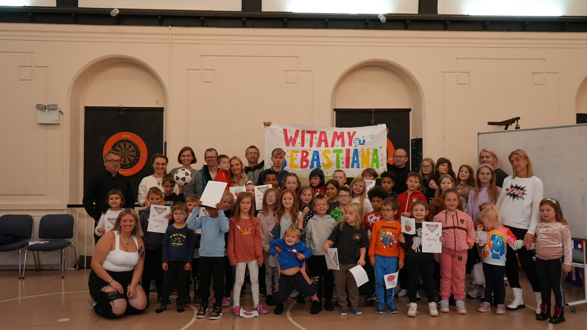 Sebastian Dabrowski visits local Swansea Polish School | Swansea