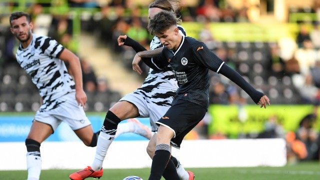 First professional contract for Swansea City youngster Ben Lloyd | Swansea